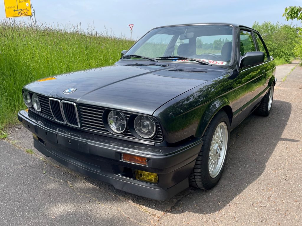 BMW 316i E30 - Petrolheads - Benzin im Kopf